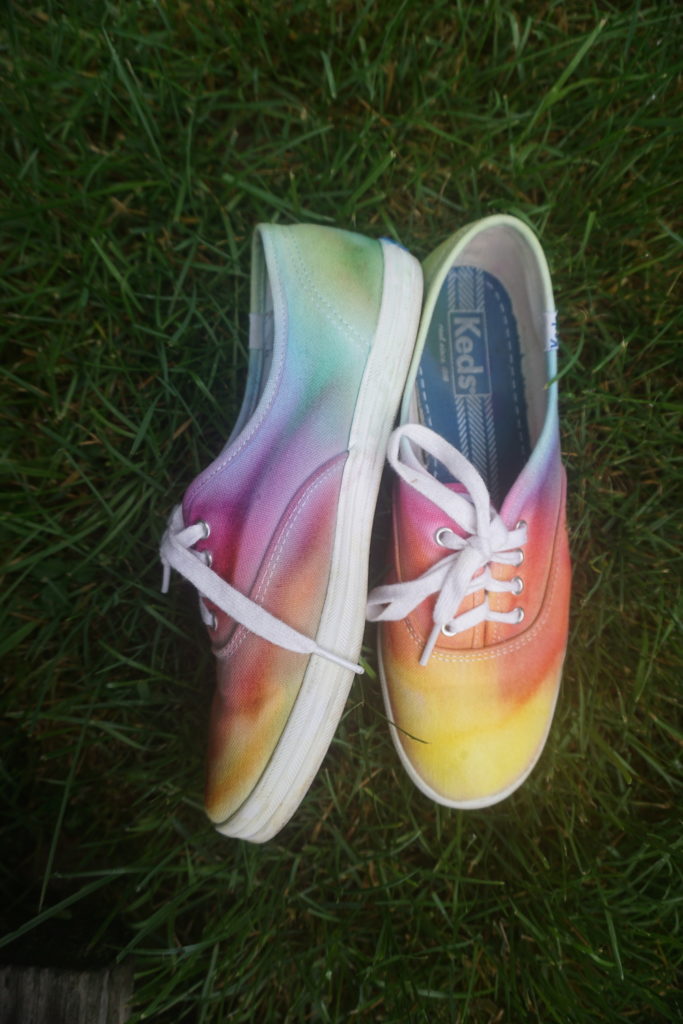 How to Upcycle White Shoes for 5 Dollars