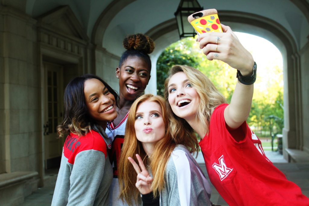 4 Ways to Try the Power Red Trend
