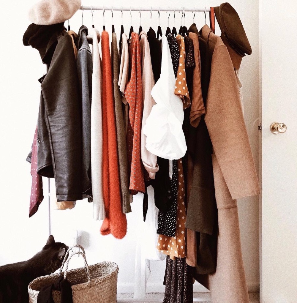 5 Easy DIY Solutions for an Overflowing Closet