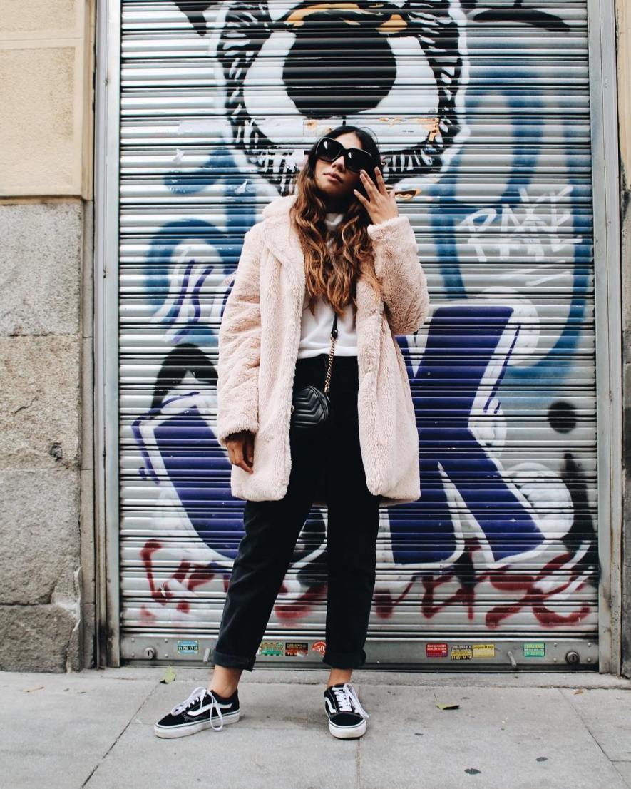 13 Trendiest Ways to Wear the Best Fall Outfits with Jeans