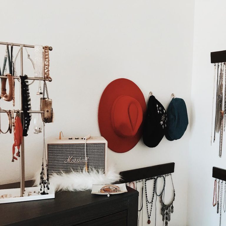 6 Best Fall Accessories to Spice up Your Look This Season - College ...