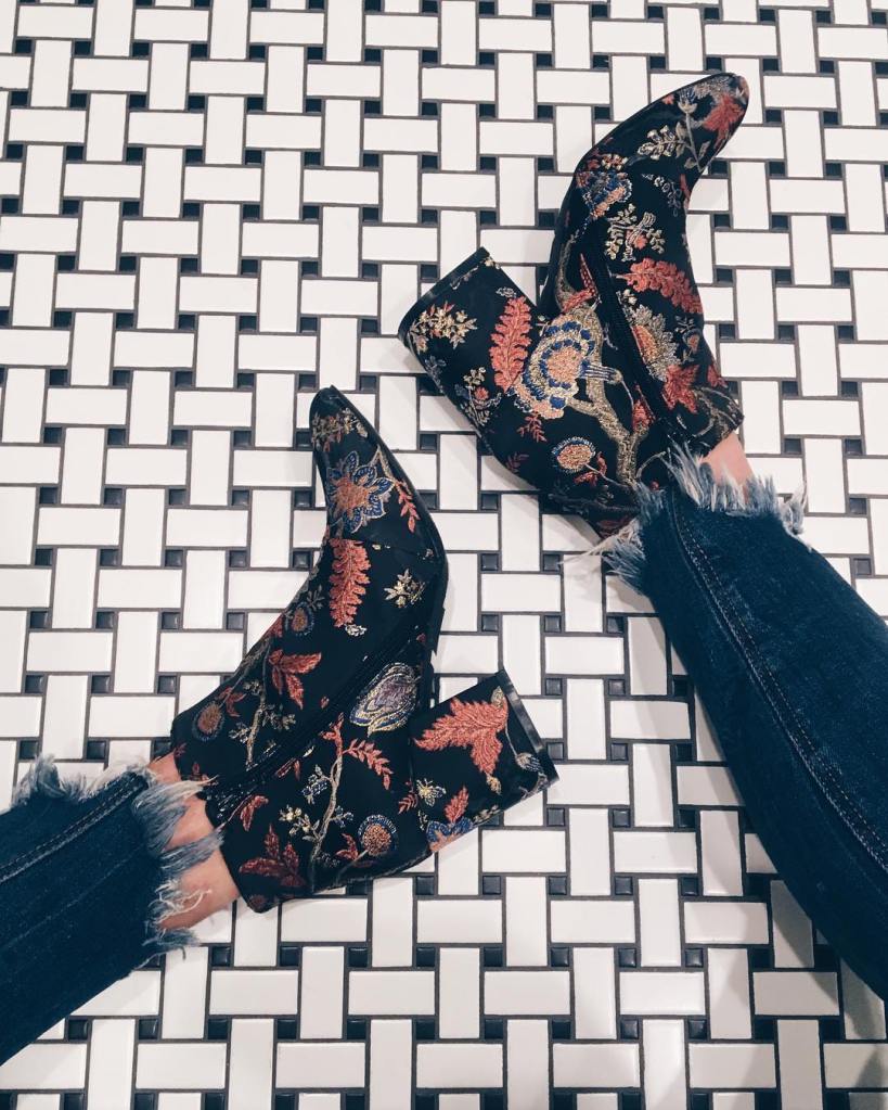 6 Best Fall Accessories to Spice up Your Look This Season