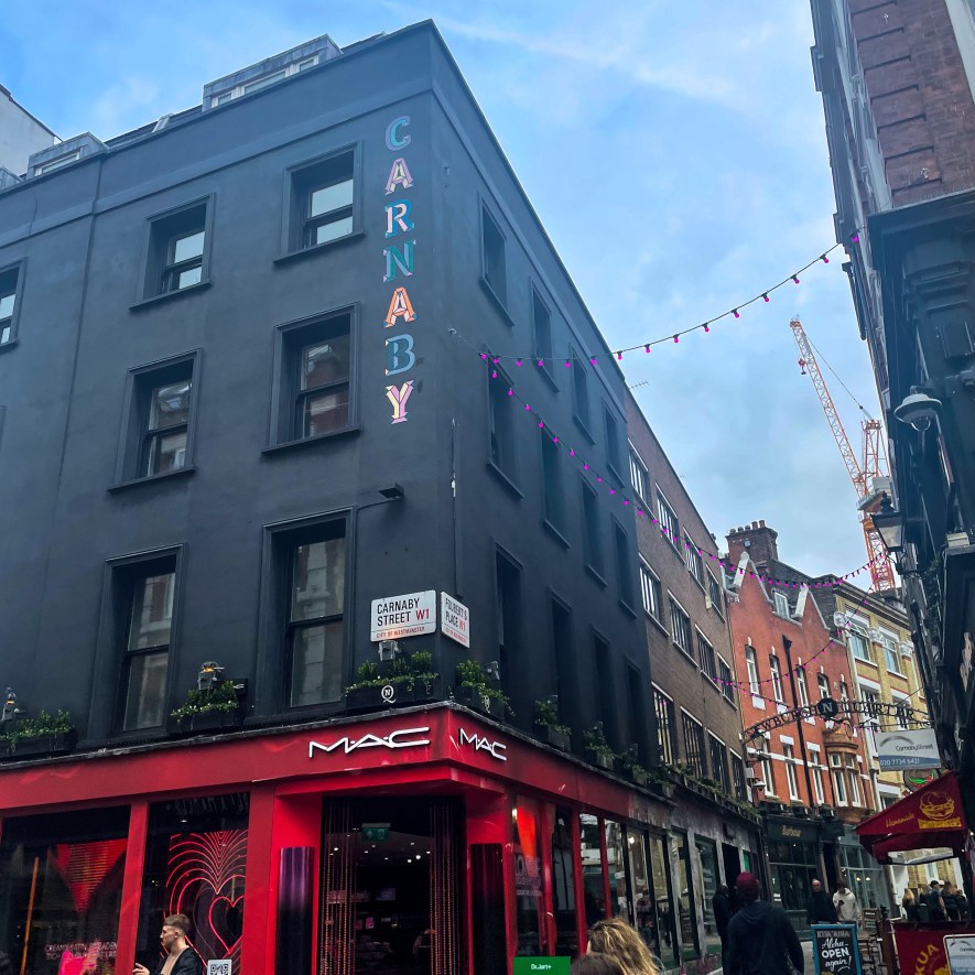 The 5 Best Areas to Shop in London | College Fashionista