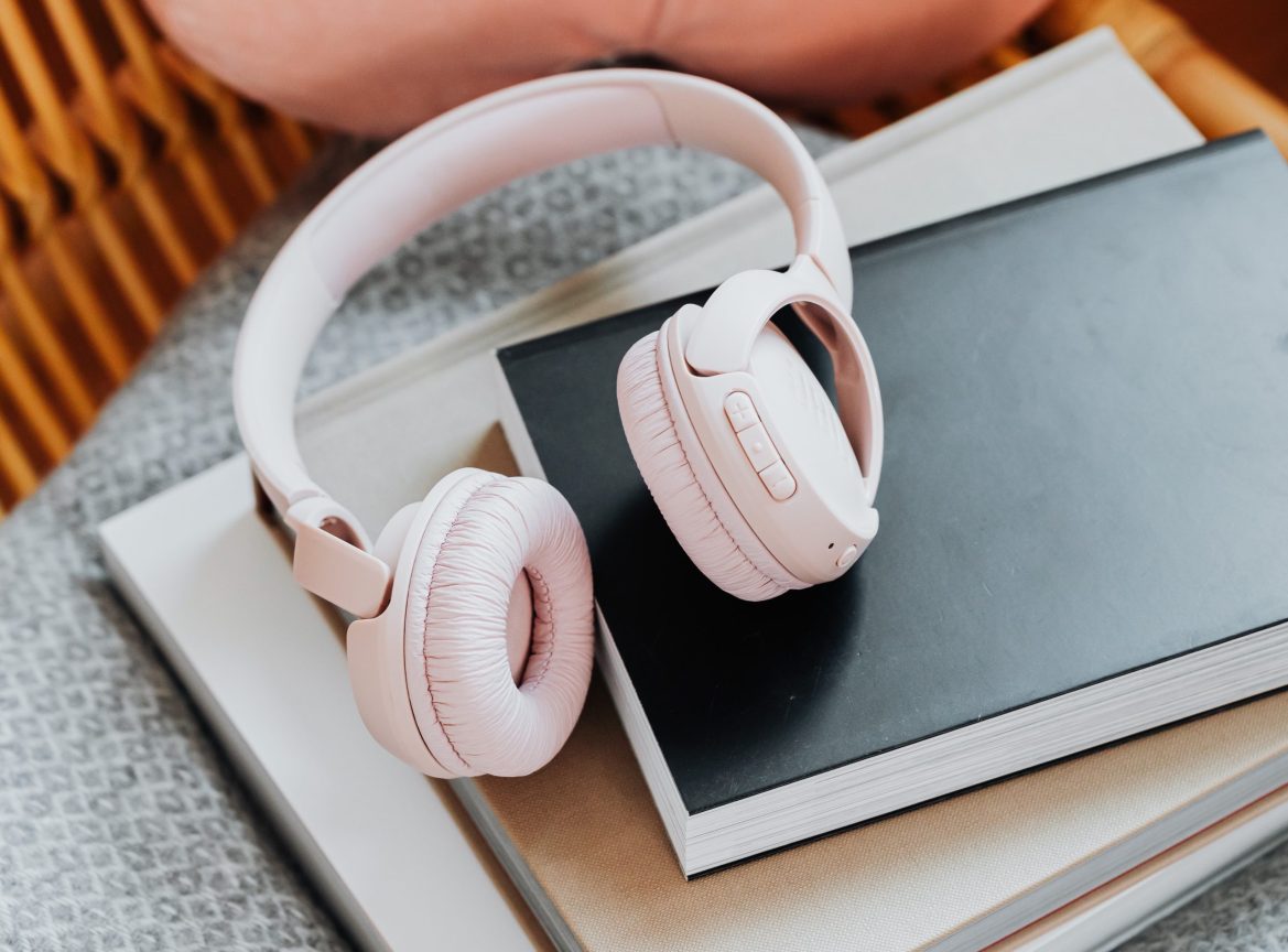 5 Fashion Podcasts You Need to be Listening To