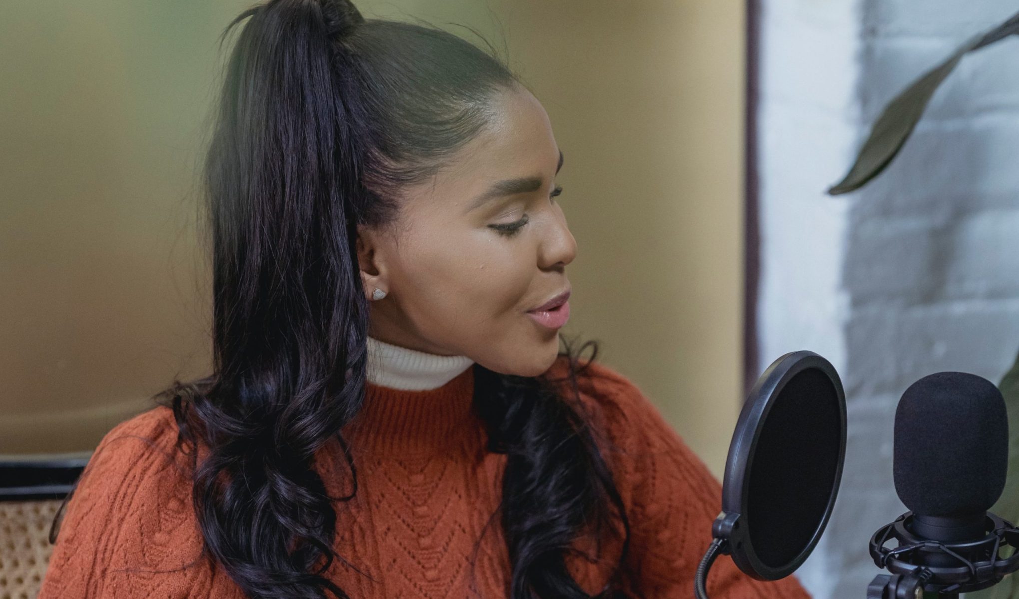 5 Fashion Podcasts You Need to be Listening To