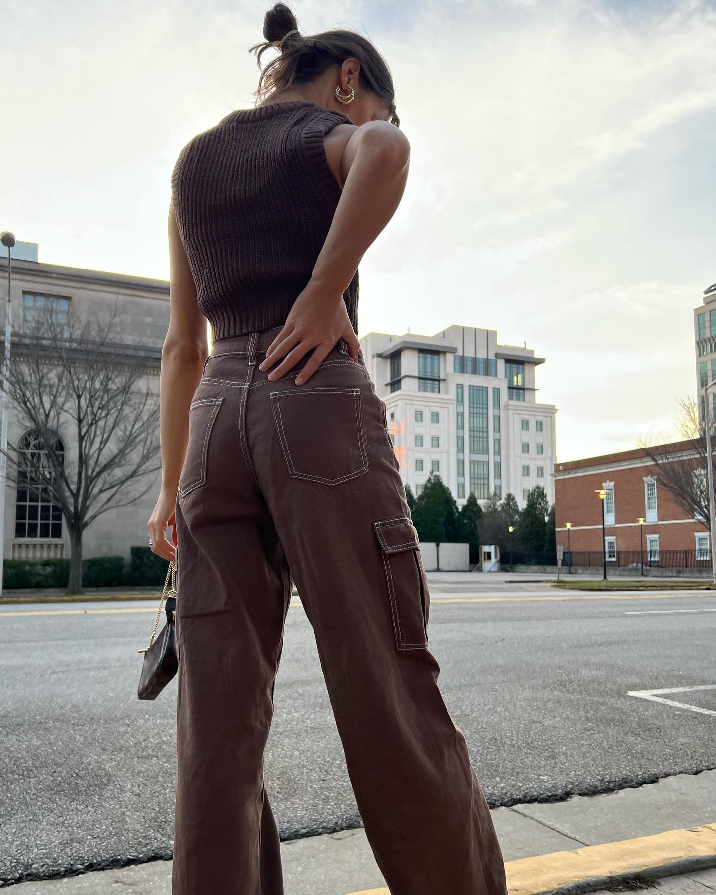 8 Ways to Style Cargo Pants for Women - College Fashionista