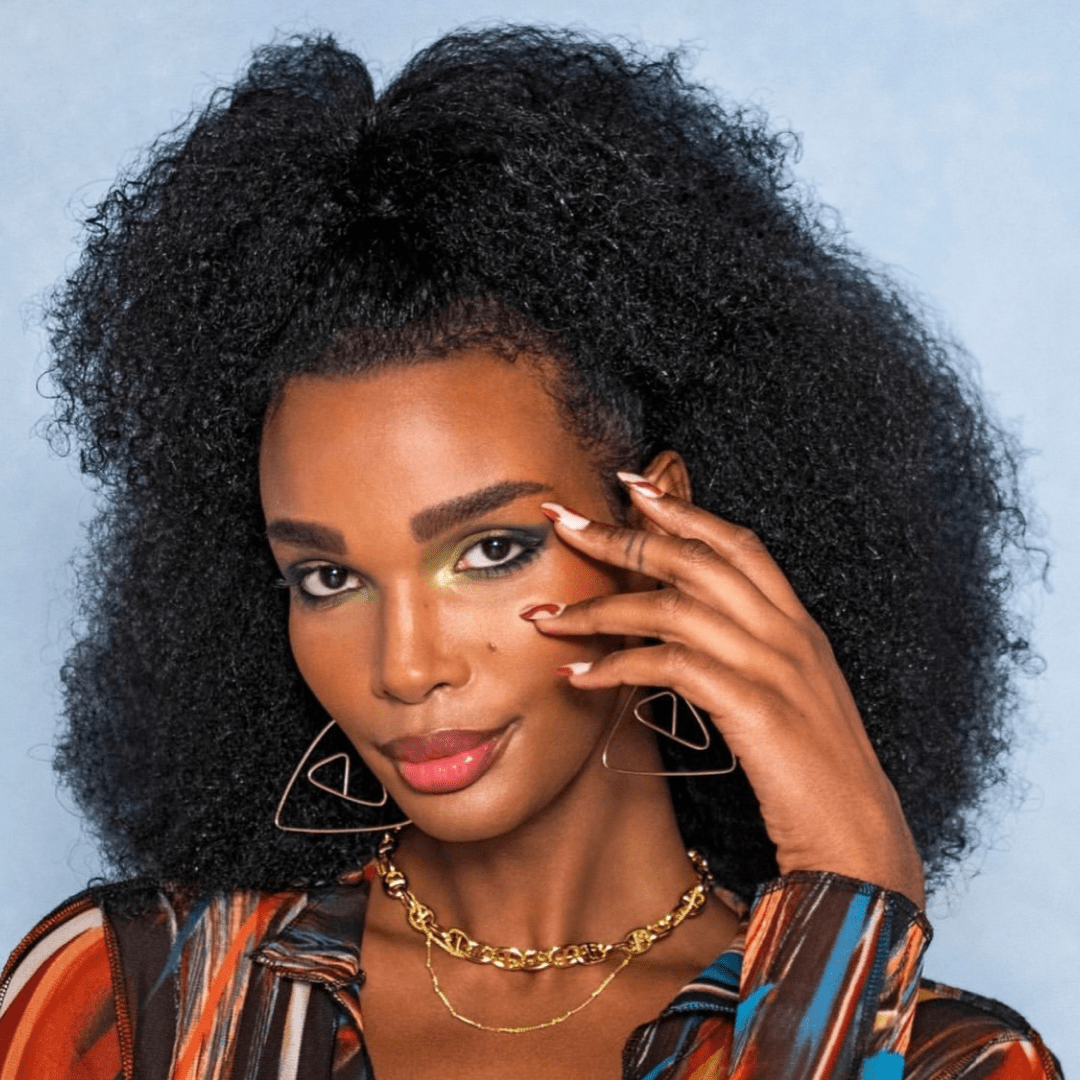 Try These 7 Natural, Easy Hairstyles for Work