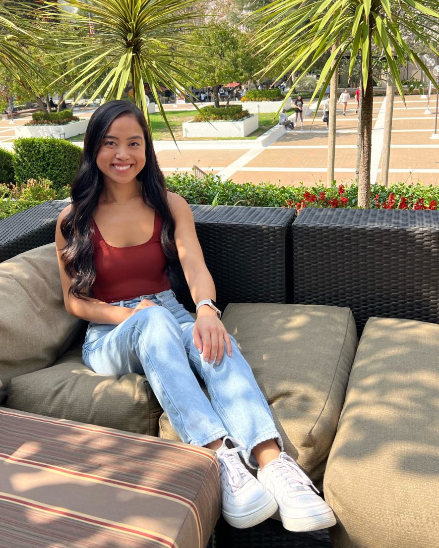 Midterm Study Outfits College Students Are Wearing Right Now