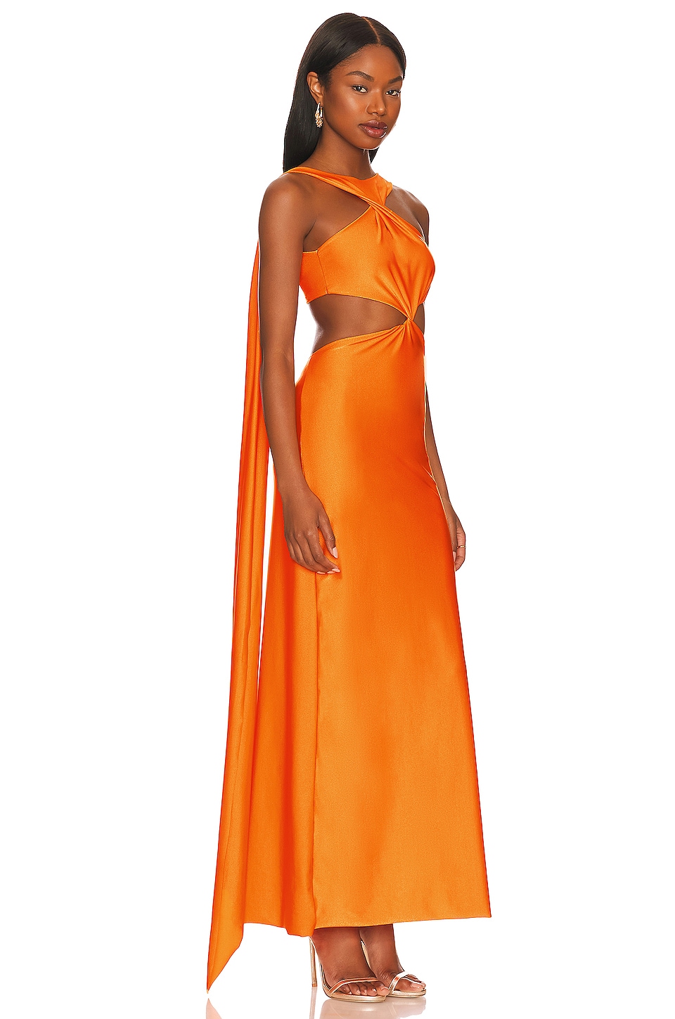 Here’s How To Style Unconventional Color Combinations This Winter