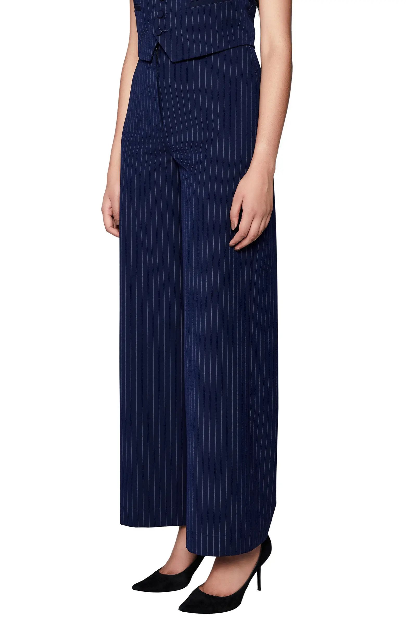 Here’s How To Style Unconventional Color Combinations This Winter