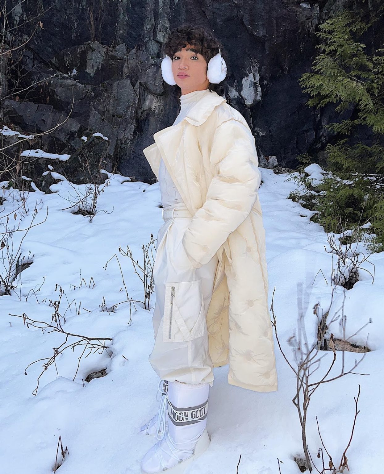 How to Style This Winter’s Trendiest Shoe: Moon Boots